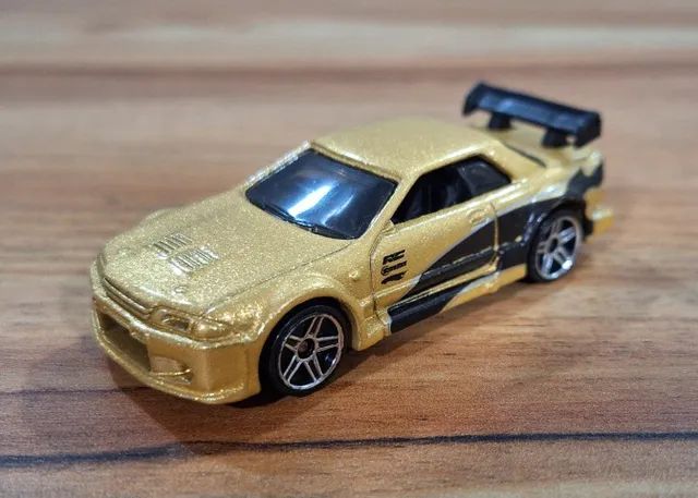 Hot Wheels Nissan Skyline GT-R R32 - Main Line Web Trading Cars Series ...