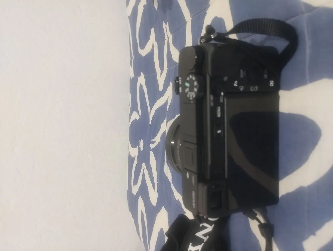 Câmera Sony Alpha 6400 que e microfone Mark Hollyland M2 - Câmeras e ...