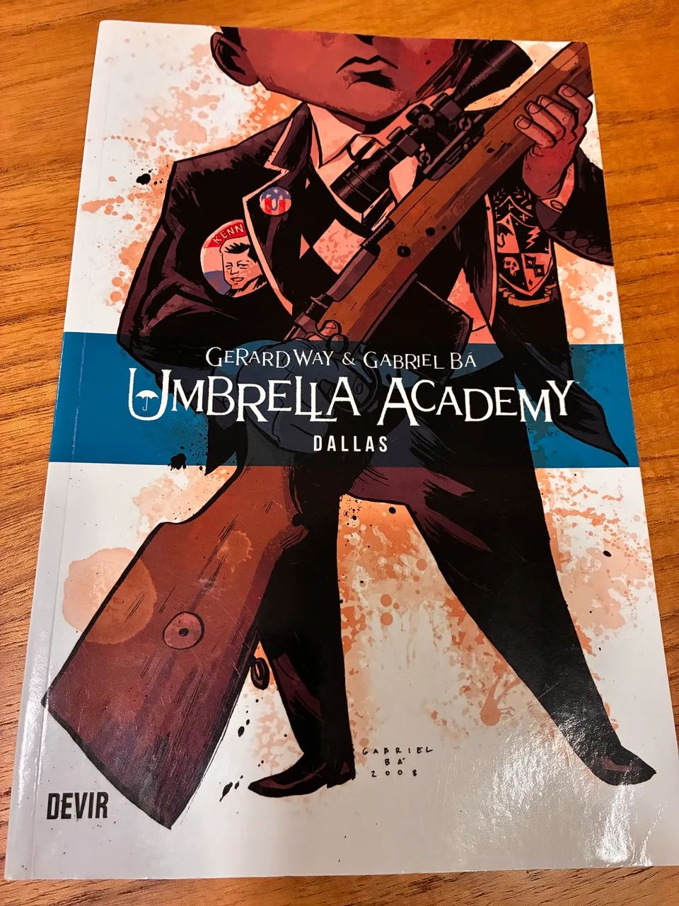 Coleção HQ The Umbrella Academy (Vol 1 ao 3) - Devir - Livros e ...