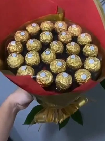 Buquê de bombom Ferrero Rocher ou sonho de valsa. - Celulares e ...