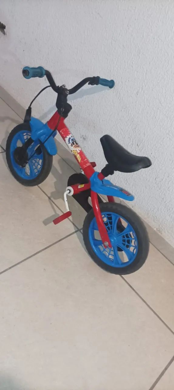 BALANCE BIKE + BICICLETA INFANTIL SPIDER MAN USADAS - IDEAIS PARA 2 A 4 ANOS - Ciclismo ...