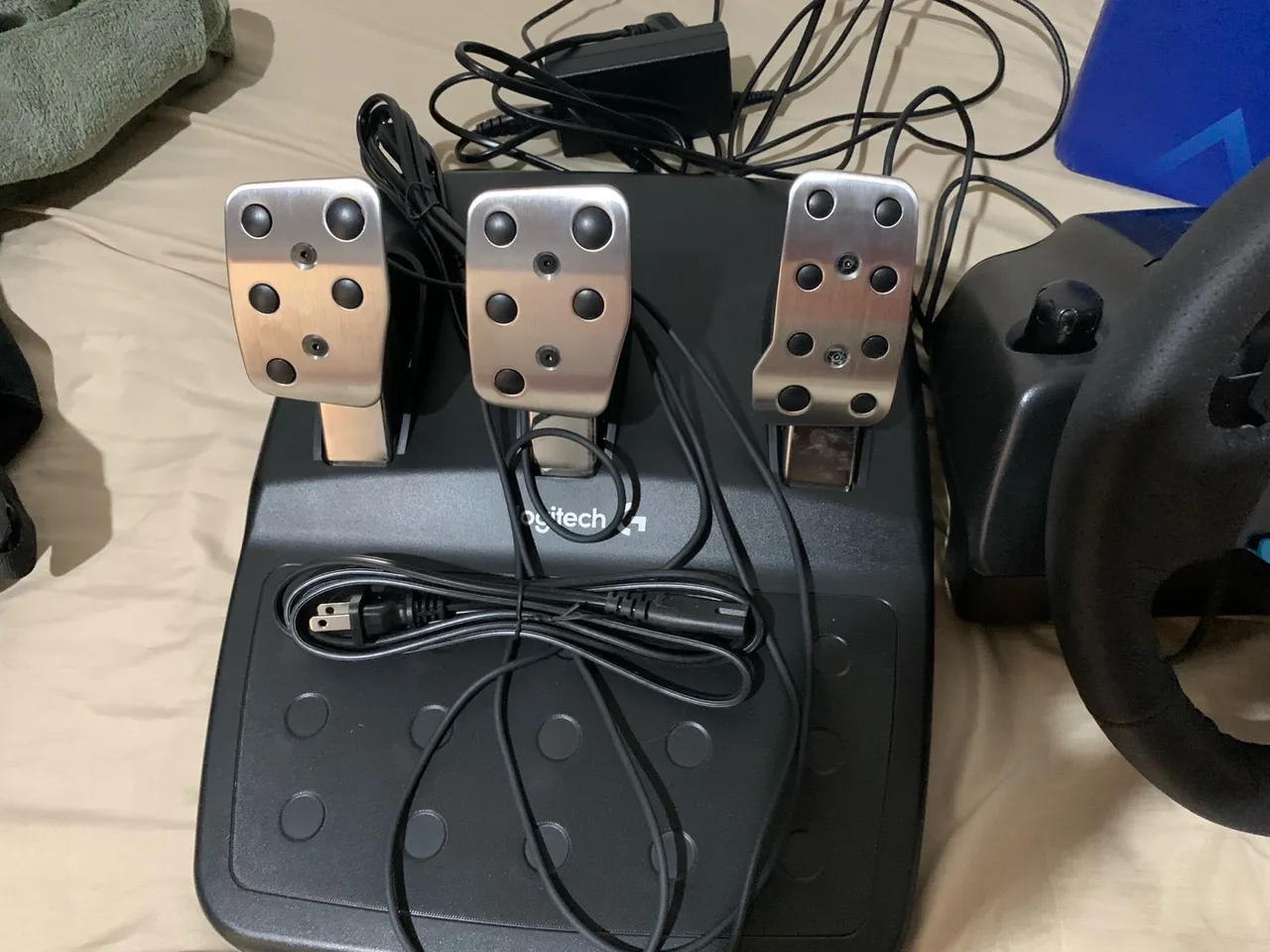 "volantes logitech" no Brasil