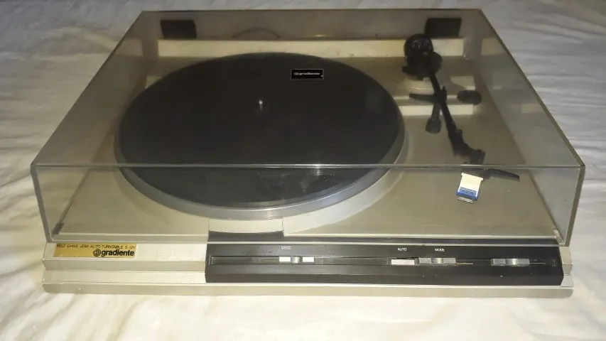 "tocadiscos" no Brasil