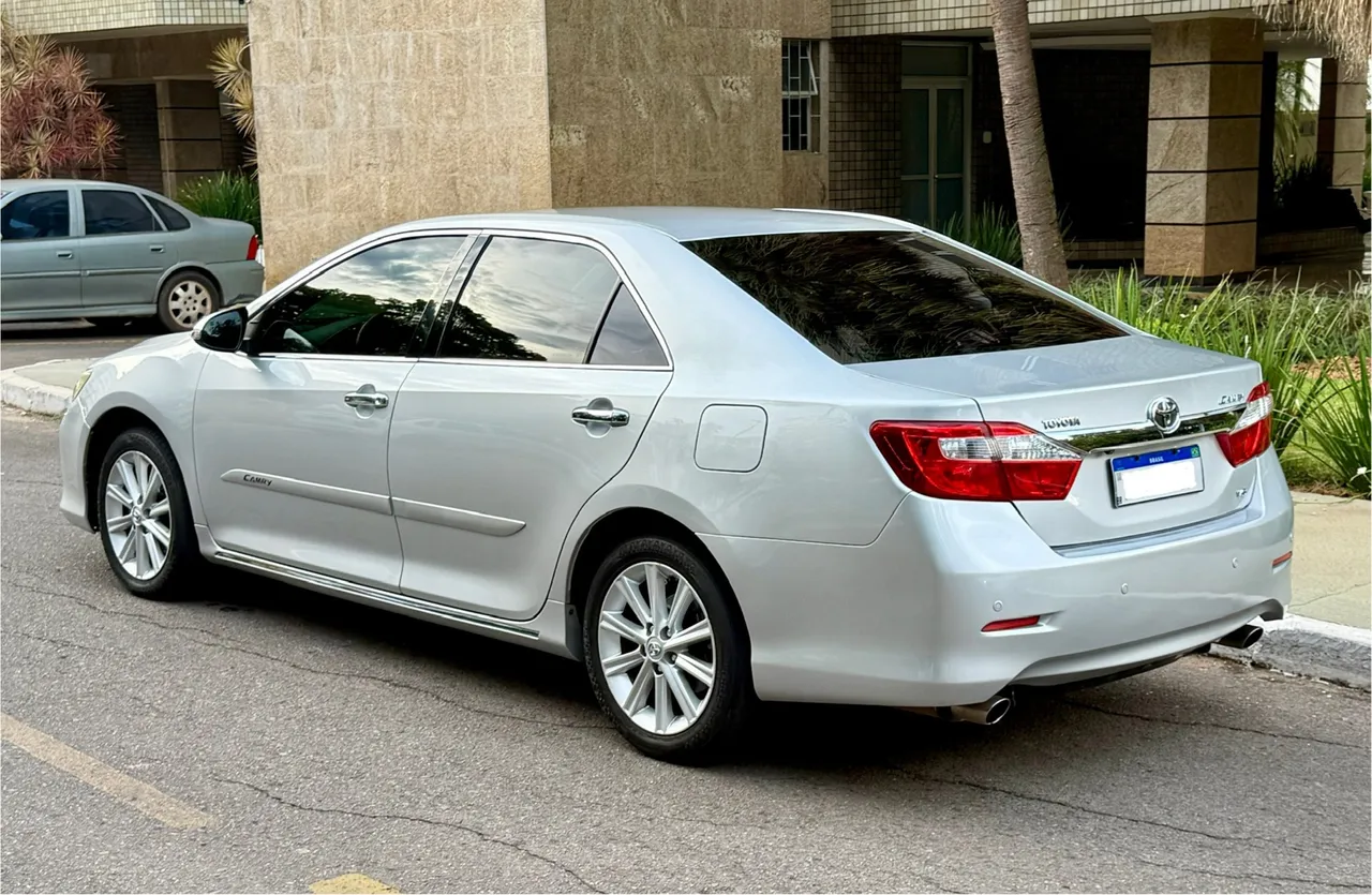 TOYOTA CAMRY Usados e Novos