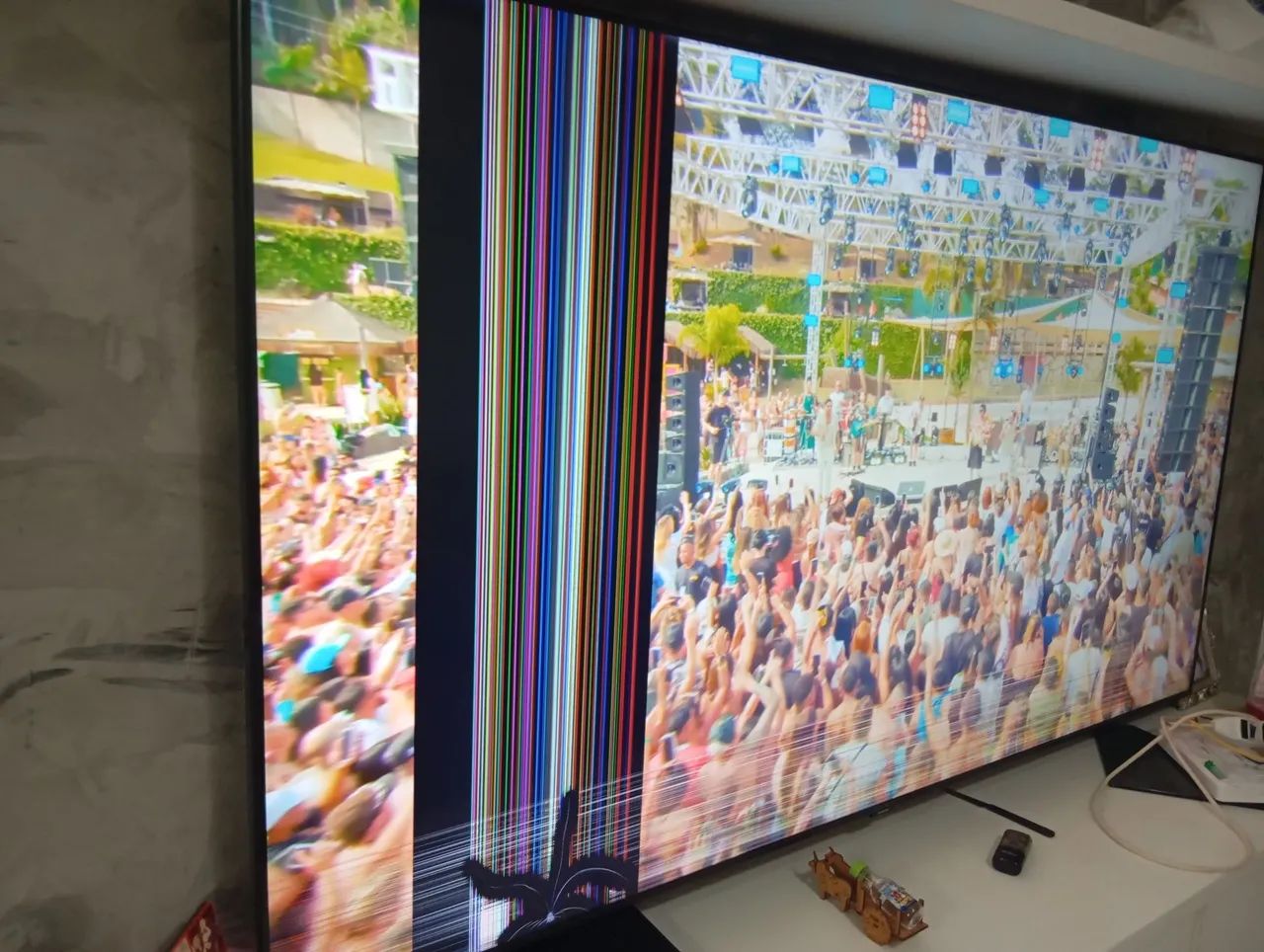 Vendo tv com tela quebrada 75 polegadas smart - TVs - Santa Maria ...