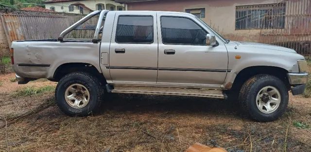 TOYOTA HILUX 2003 Usados e Novos