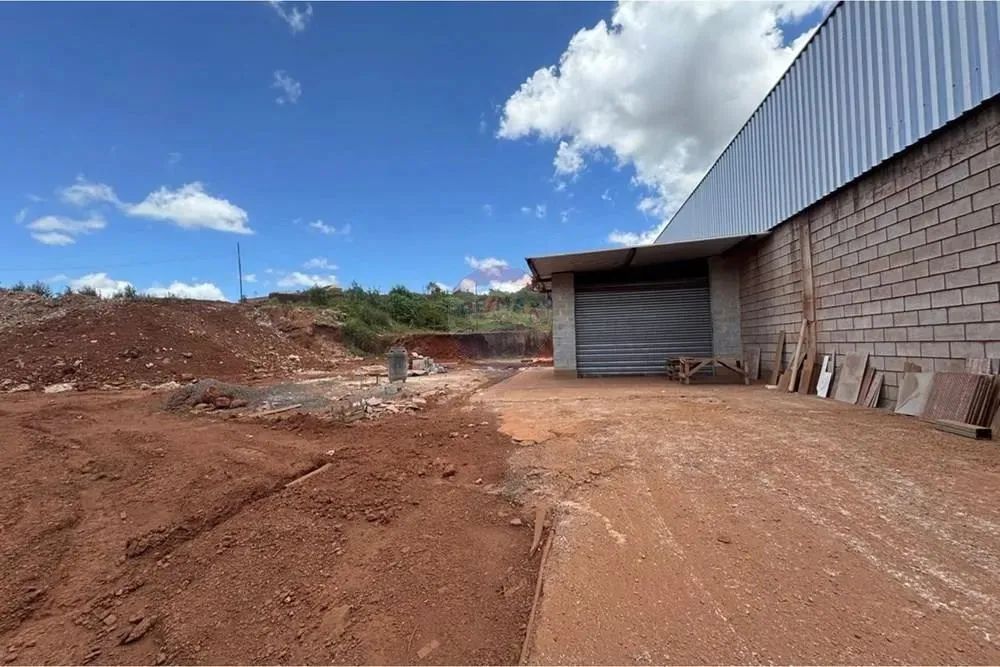 Loja Comercial Exclusiva no Balneário Água Limpa - Comércio e indústria ...