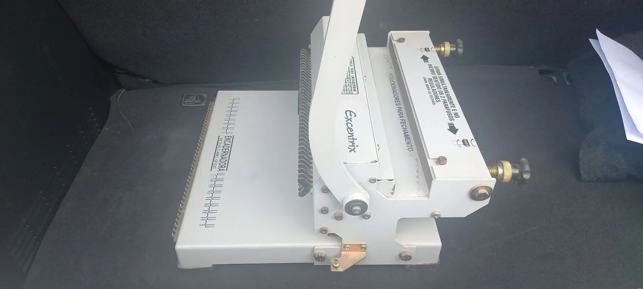Encadernadora Semi Nova Excentrix, 3x1, furo quadrado. - Equipamentos ...