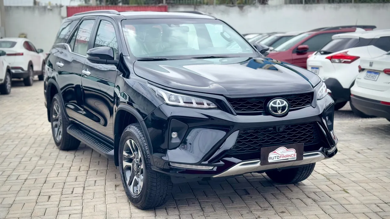 Toyota Hilux SW4 DIAMOND 2.8 TB 4X4 DIE. AUT. Usados e Novos