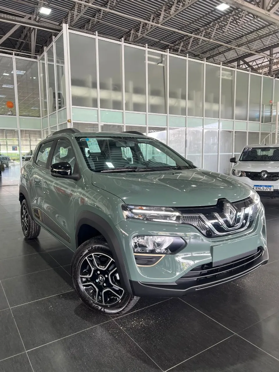 RENAULT KWID INTENSE (ELÉTRICO) Usados e Novos
