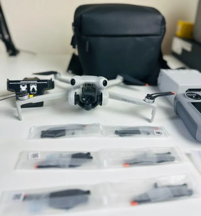 DJI MINI 4 PRO FLY MORE COMBO PLUS (BAT. 45MIN) NOVO - Drones - Vila ...