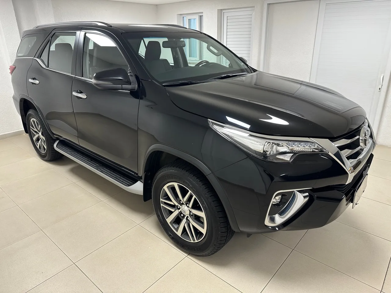 TOYOTA HILUX SW4 SRX 4X4 2.8 TDI 16V DIES. AUT. Usados e Novos