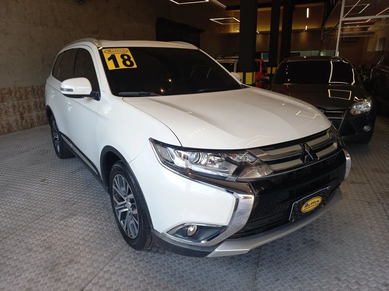 MITSUBISHI OUTLANDER 2018 Usados e Novos