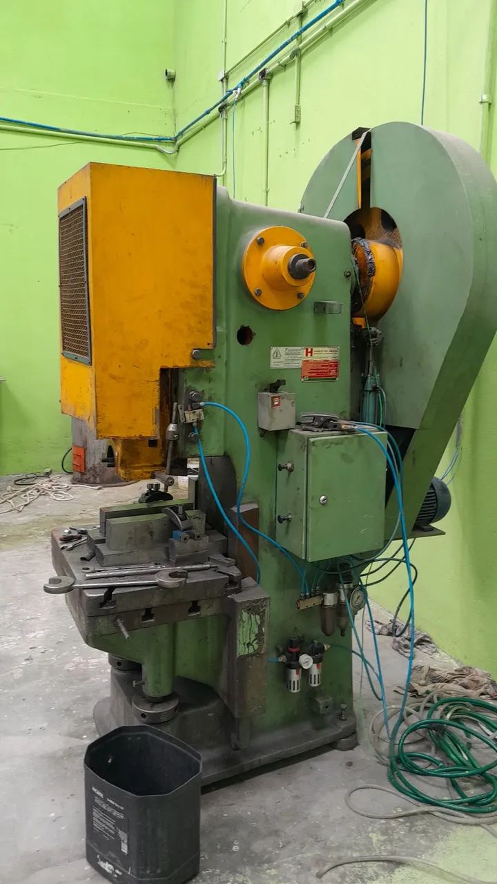 Prensa excentrica pneumática 40 toneladas Harllo - Máquinas para ...