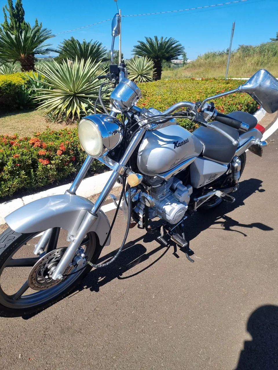 Motos DAFRA KANSAS no Brasil