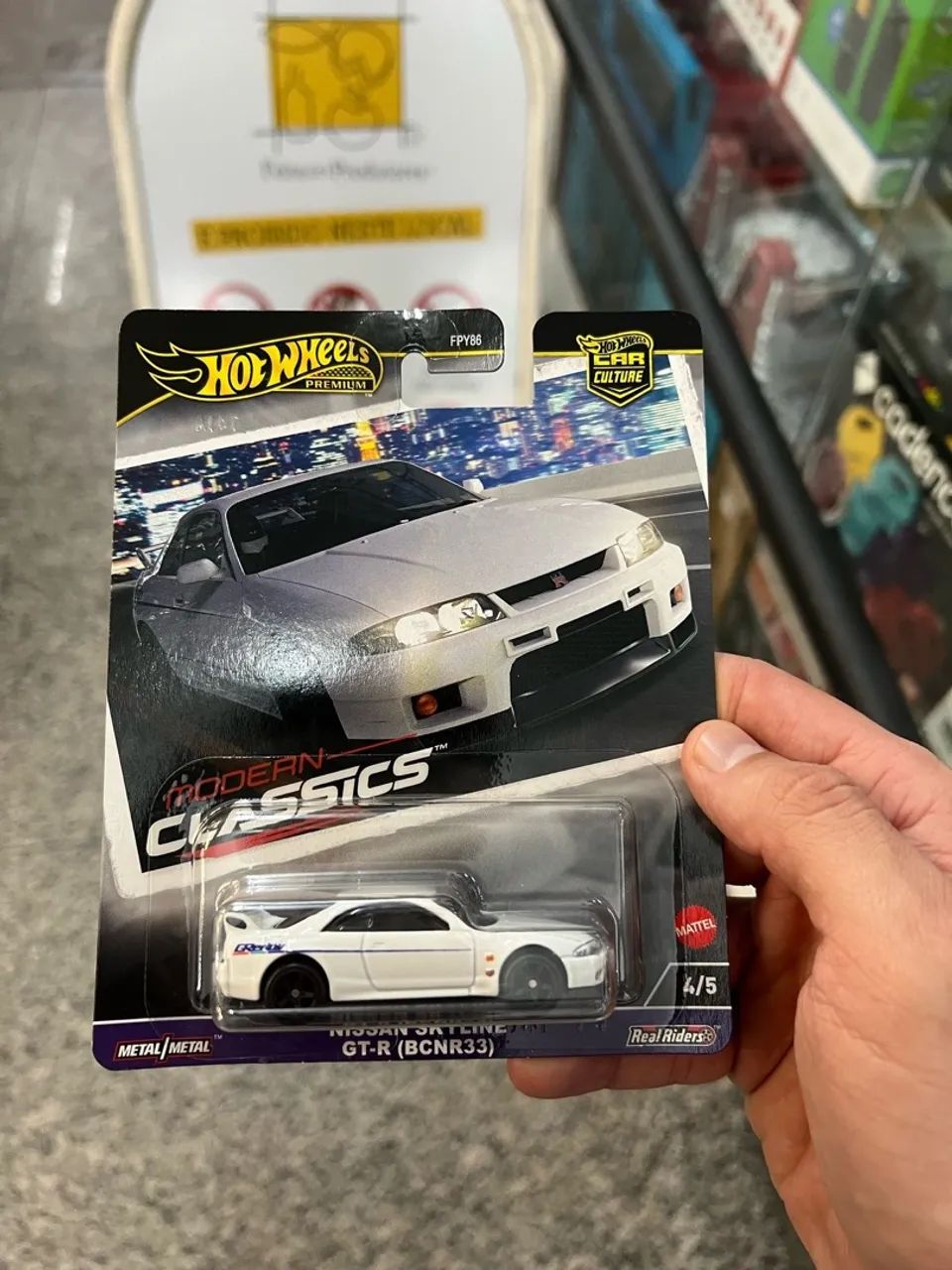 Hot Wheels Premium Nissan Skyline GT-R (BCNR33) - Car Culture Modern Classics - Brinquedos e ...