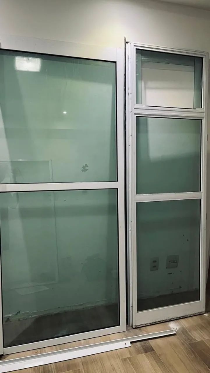 Porta De Correr 260(comp) x 216(alt) cm 3 Folhas vidro verde - Portas e ...