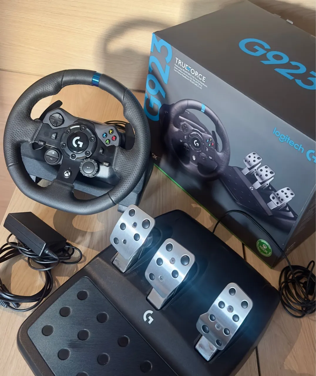 "volantes logitech" no Brasil