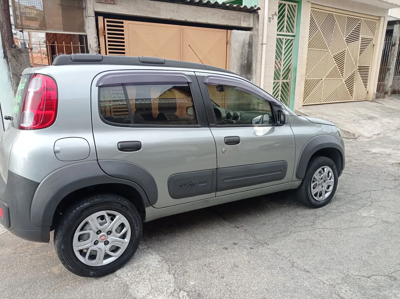 FIAT UNO WAY CELEB. 1.4 EVO FIRE FLEX 8V 2P Usados e Novos