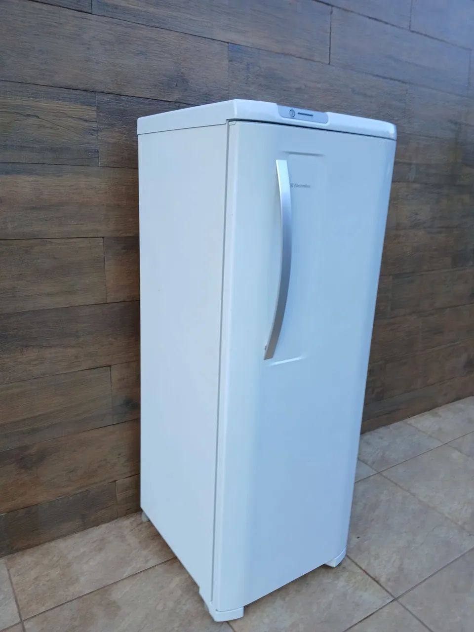 Geladeira Electrolux Frost Free - Geladeiras e Freezers - Limoeiro ...