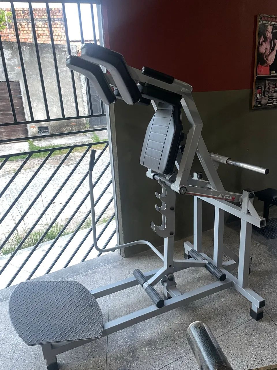 Hack squat ARCIEL - Academia e Exercícios - Dias D'Ávila 1468431830 | OLX