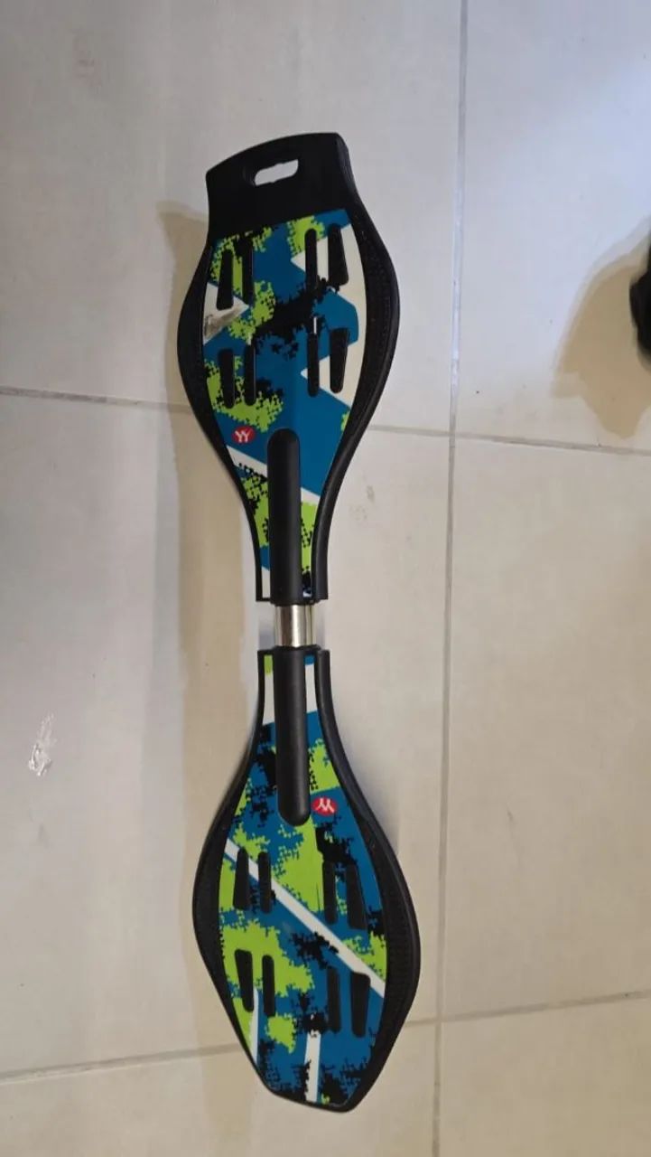 Skate Waveboard com design moderno e cores vibrantes - Esportes Sobre ...