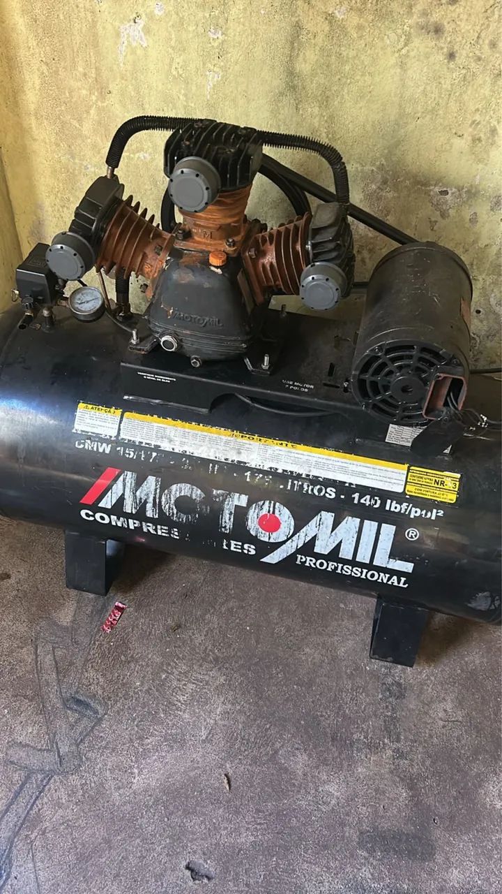 Vendo Compressor trifásico 100% funcionando ! Barato pra ir logo ...