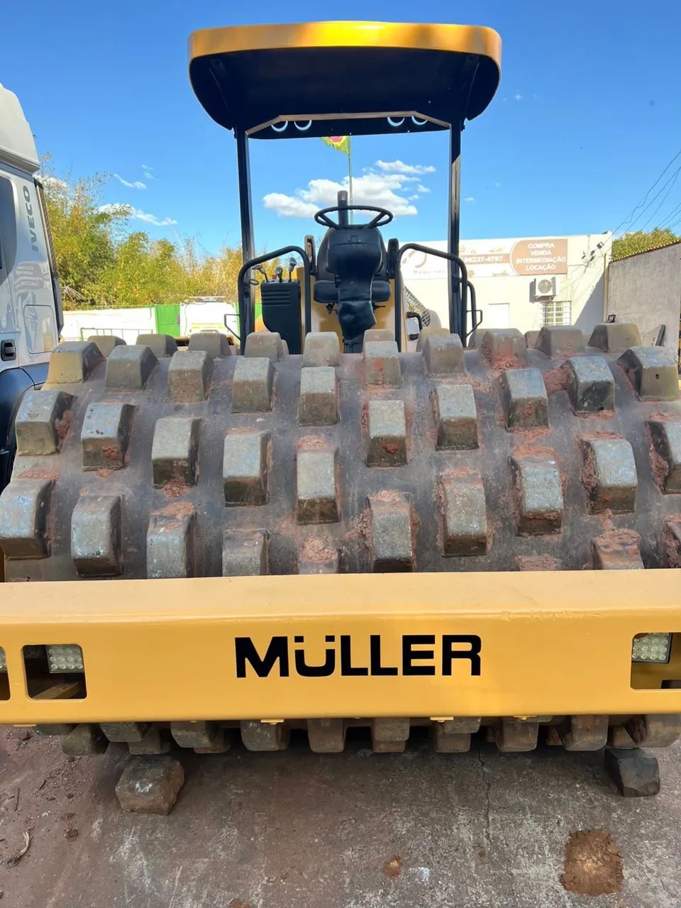 Rolo compactador - Máquinas pesadas para construção - Jardim Goiás ...