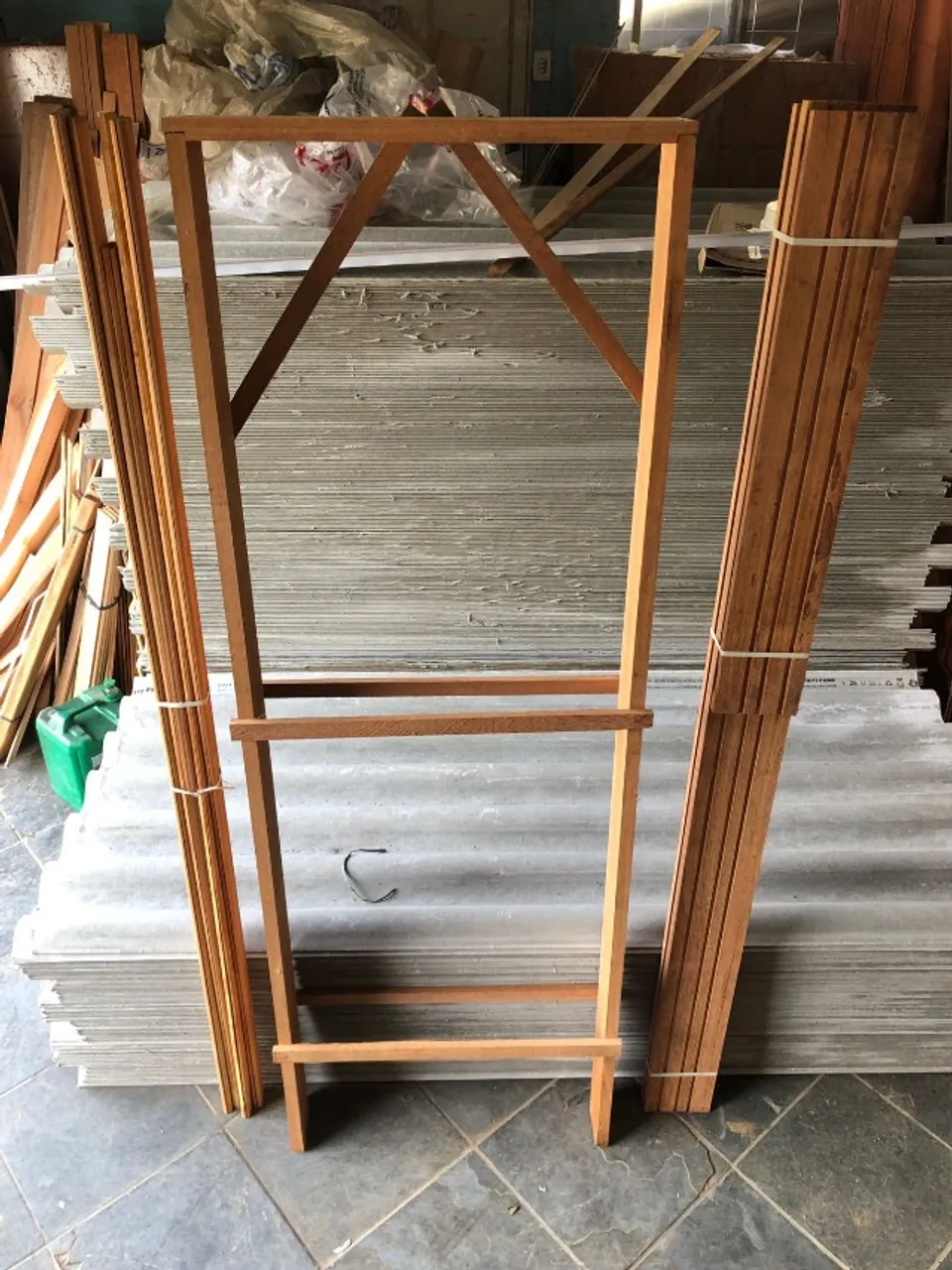 "alisar de porta" no Brasil