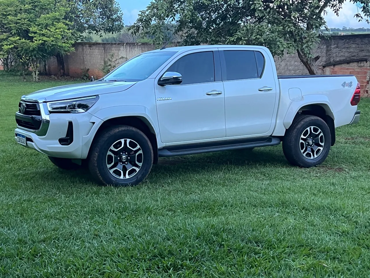 TOYOTA HILUX 2024 Usados e Novos