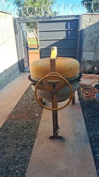 Betoneira Usada - Fundação e Estrutura - Jardim Atlântico, Goiânia ...