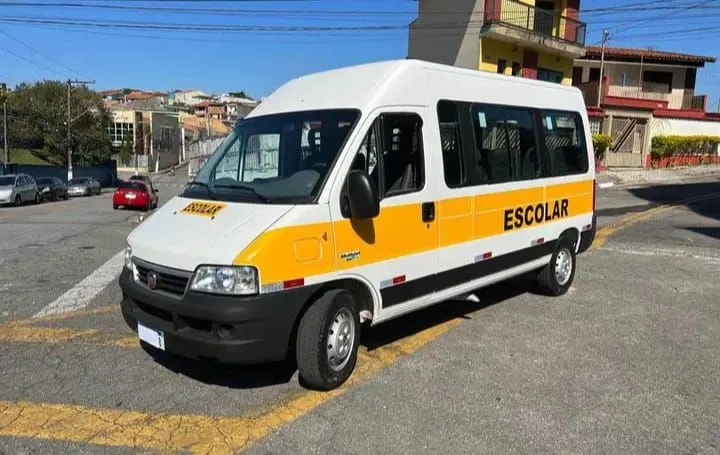"carro escolar" no Brasil