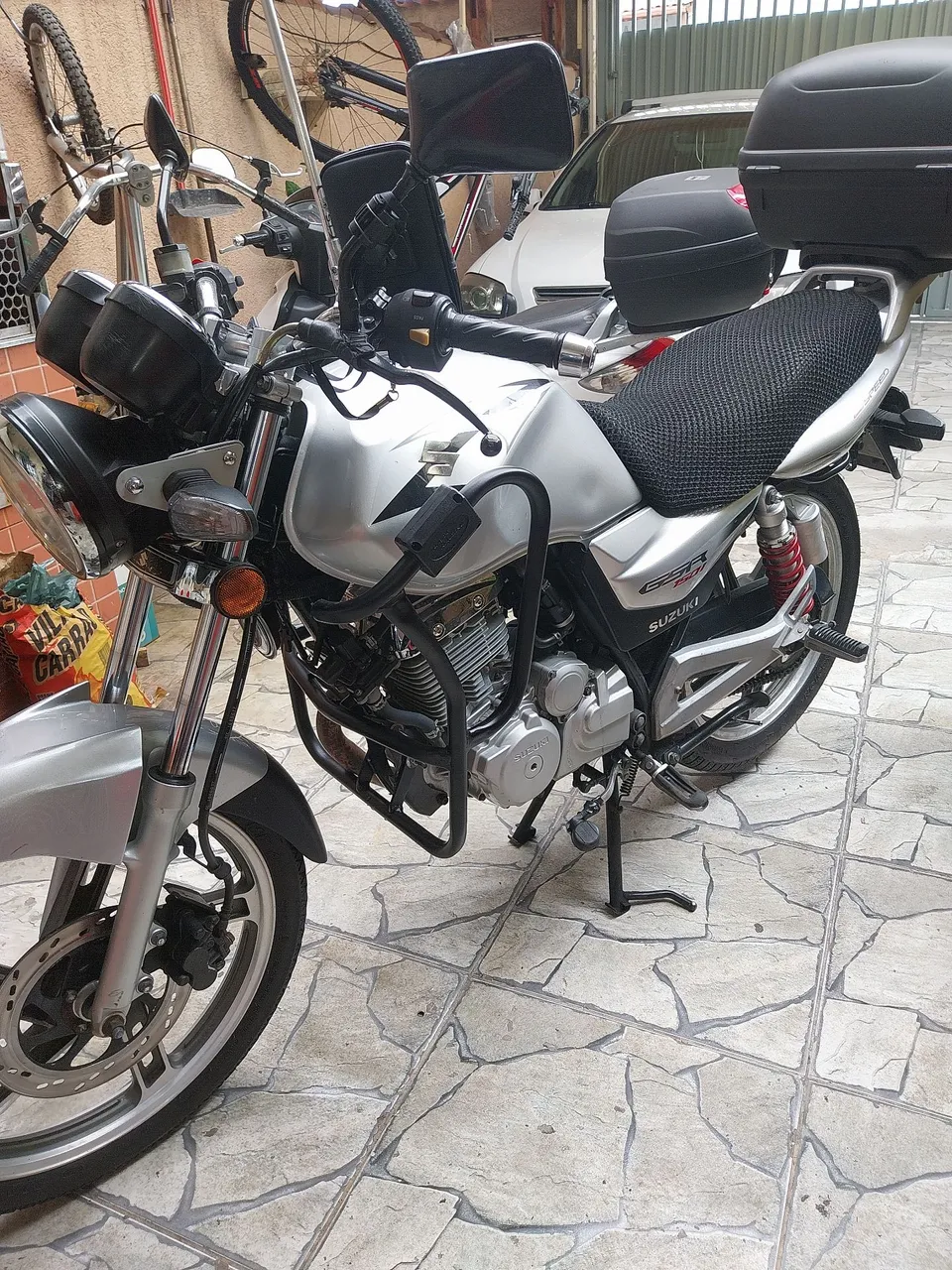 Motos SUZUKI GSR no Brasil
