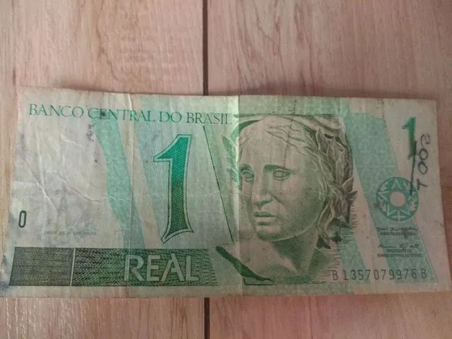 "cedulas de um real" no Brasil