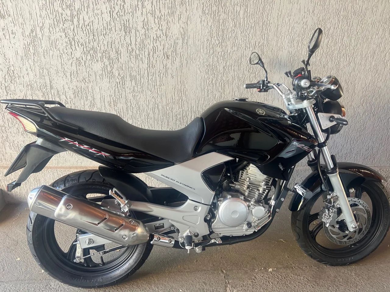 Motos YAMAHA FAZER 2008 no Brasil
