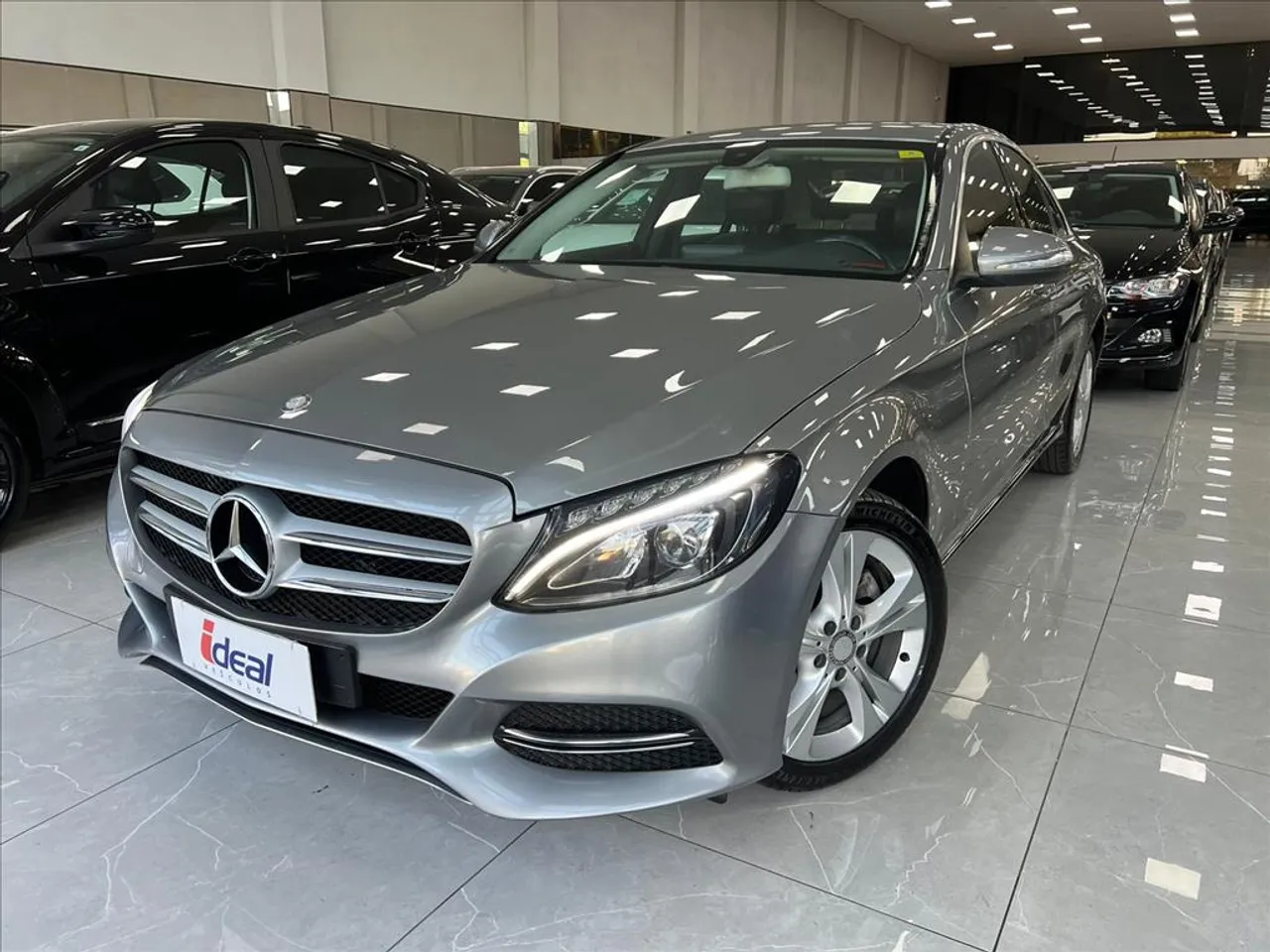 Mercedes-Benz C-180 2015 Usados e Novos