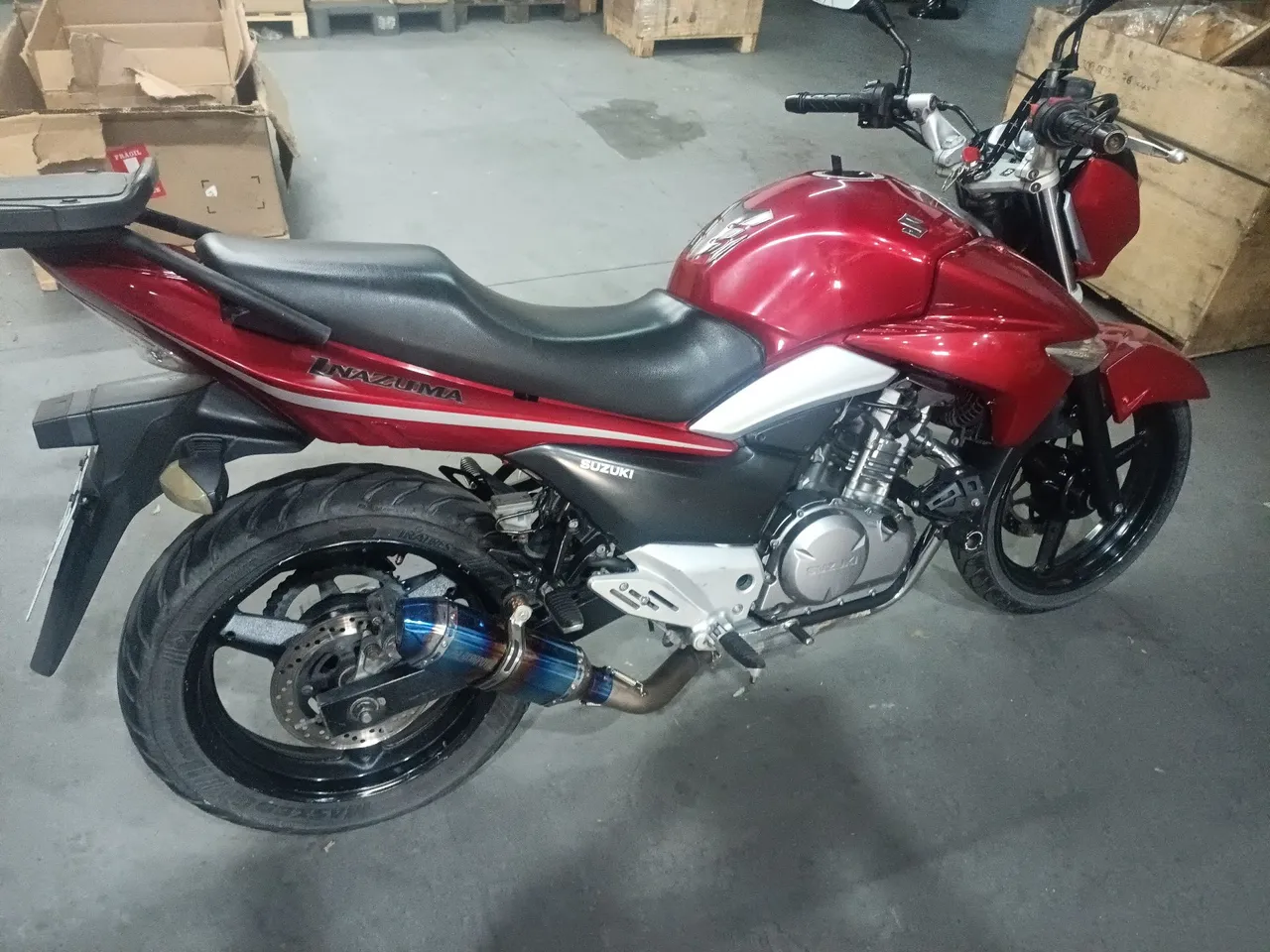 Motos SUZUKI INAZUMA no Brasil