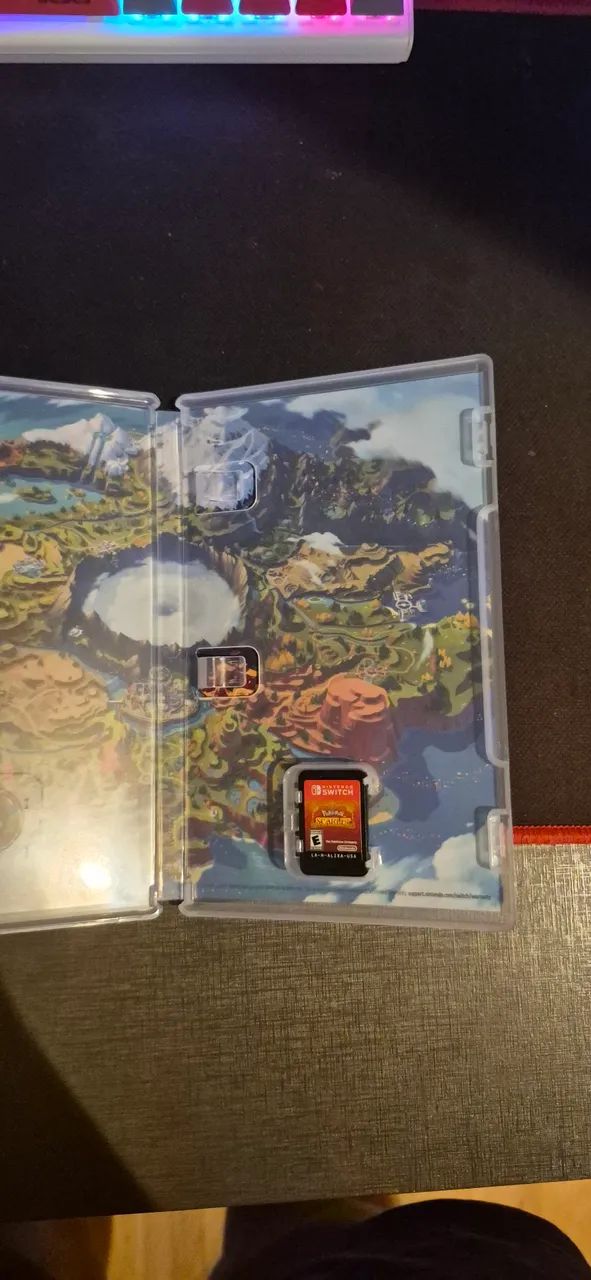 Nintendo Switch com leves arranhões + jogos pokemon Sword e Scarlet ...