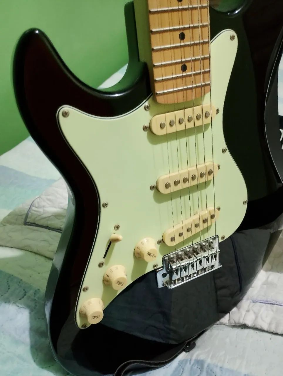 Guitarra canhota strinberg sts100 - Instrumentos musicais - Montese ...