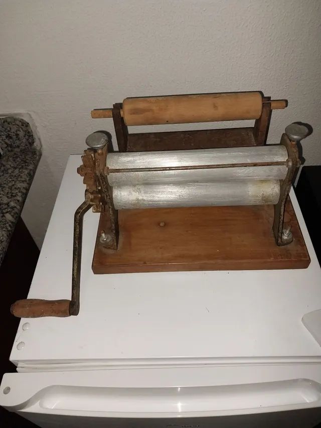 "maquina de fazer pastel" no Brasil