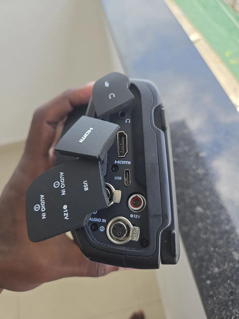 Câmera Blackmagic Pocket Cinema Camera 6K Full Frame - à venda ...