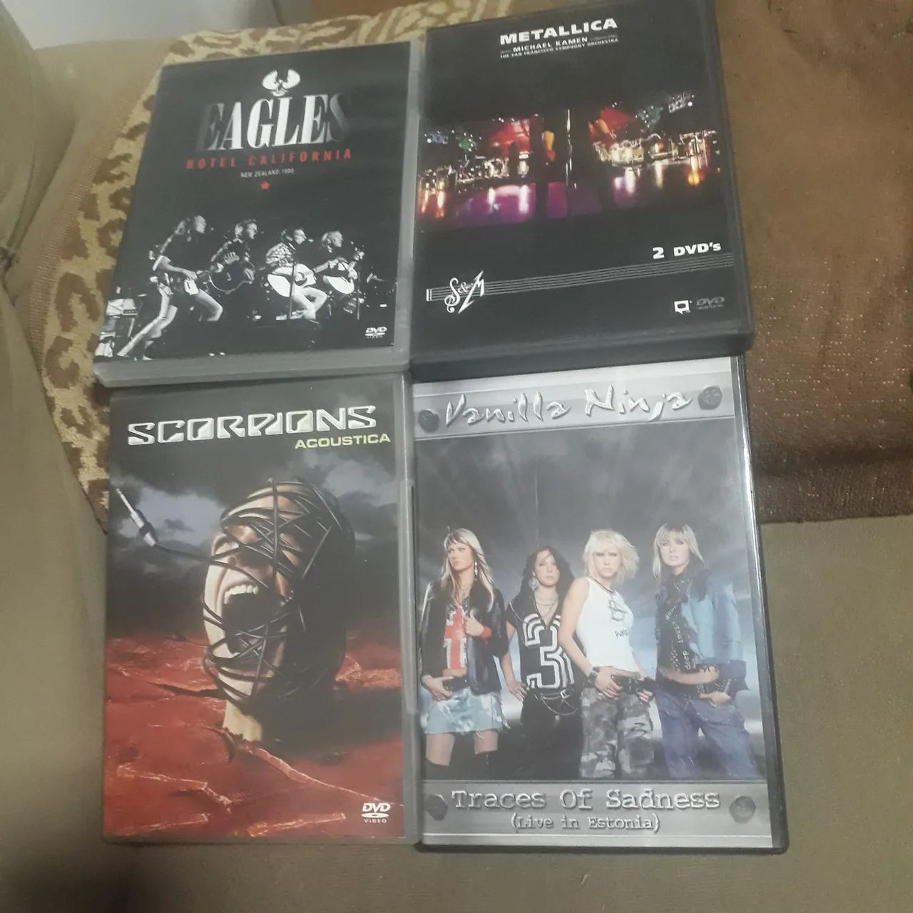 Lote de 04 DVDs de Rock - Eagles, Metallica, Scorpions, Vanilla Ninja - CDs, DVDs etc - Santo ...