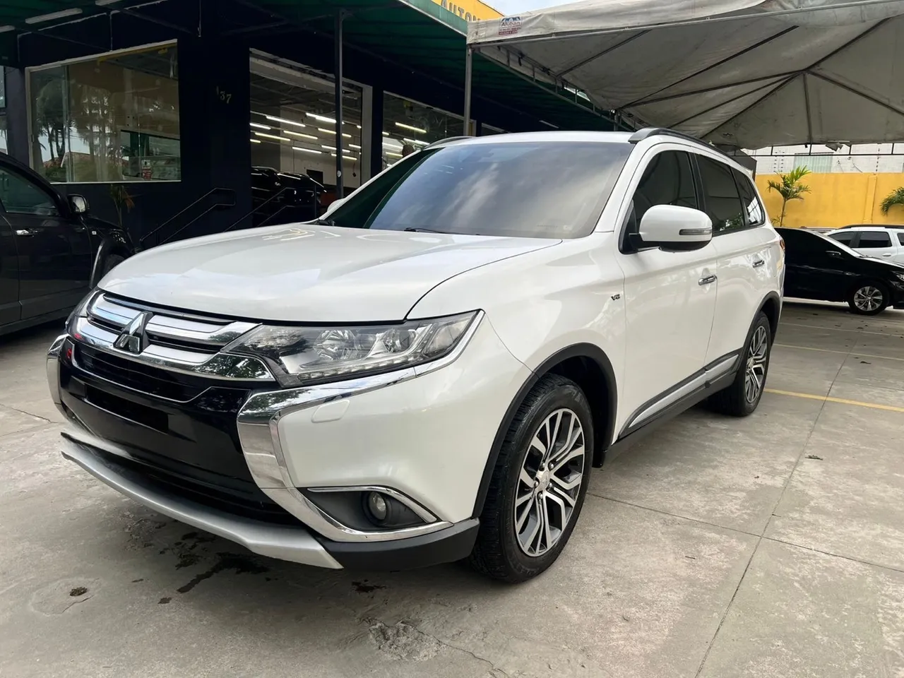 MITSUBISHI OUTLANDER 2016 Usados e Novos