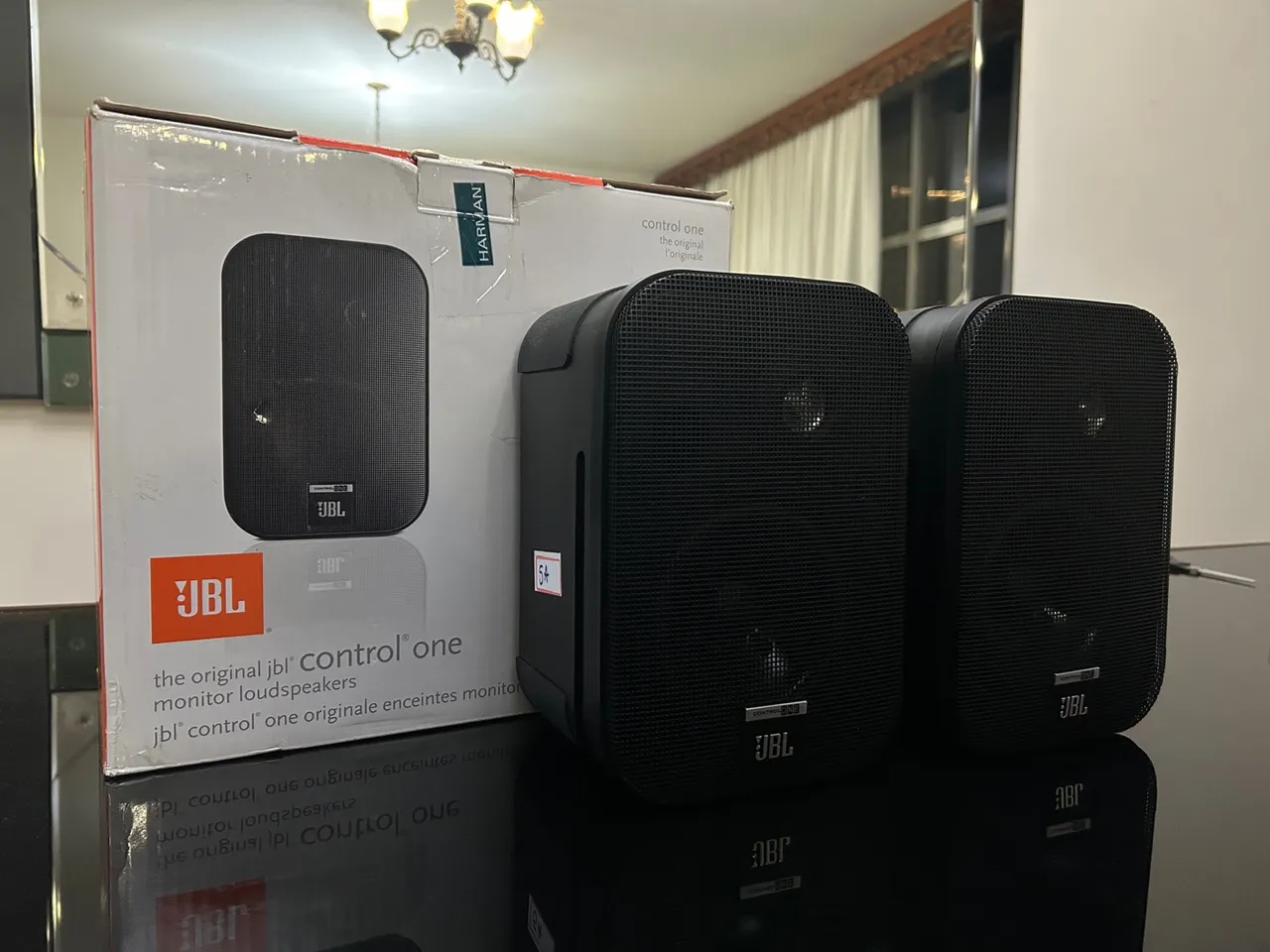 "jbl control one" no Brasil