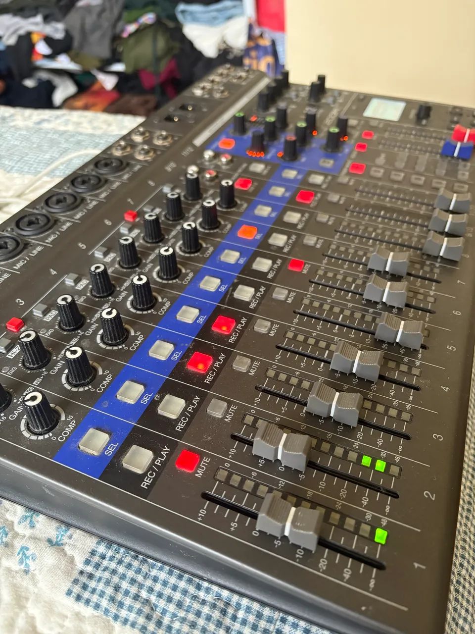 Mesa de Som/Mixer/Interface de áudio Zoom L-12 LiveTrak 12 canais ...