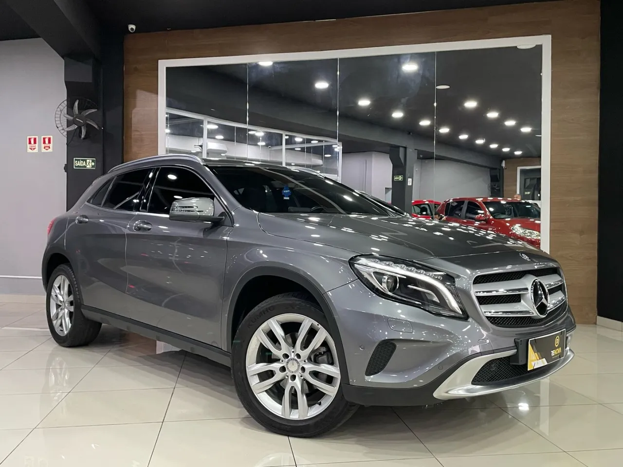 MERCEDES-BENZ GLA-200 Usados e Novos