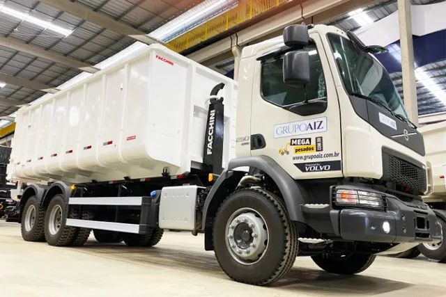 Caminhão Volvo VMX 290 6x4 24/24 Com Caçamba Facchini - Caminhões - Ipê ...