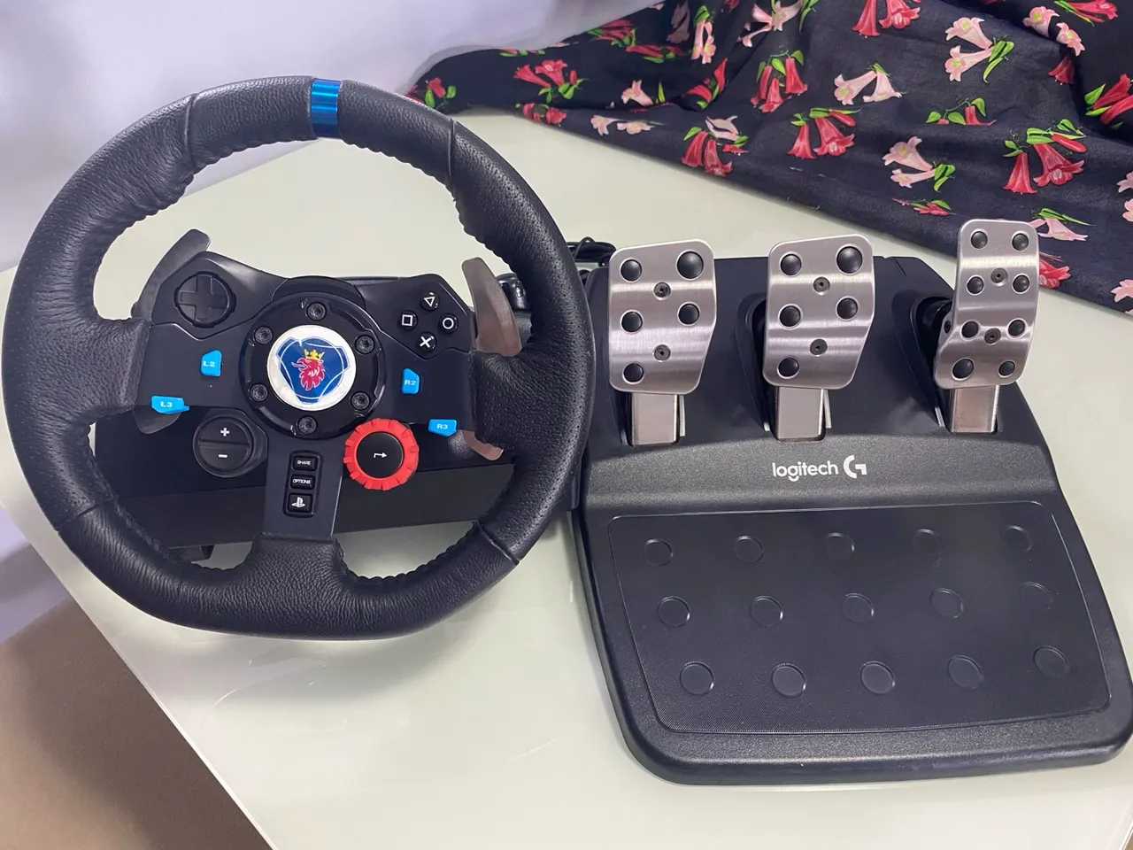 "volantes logitech" no Brasil