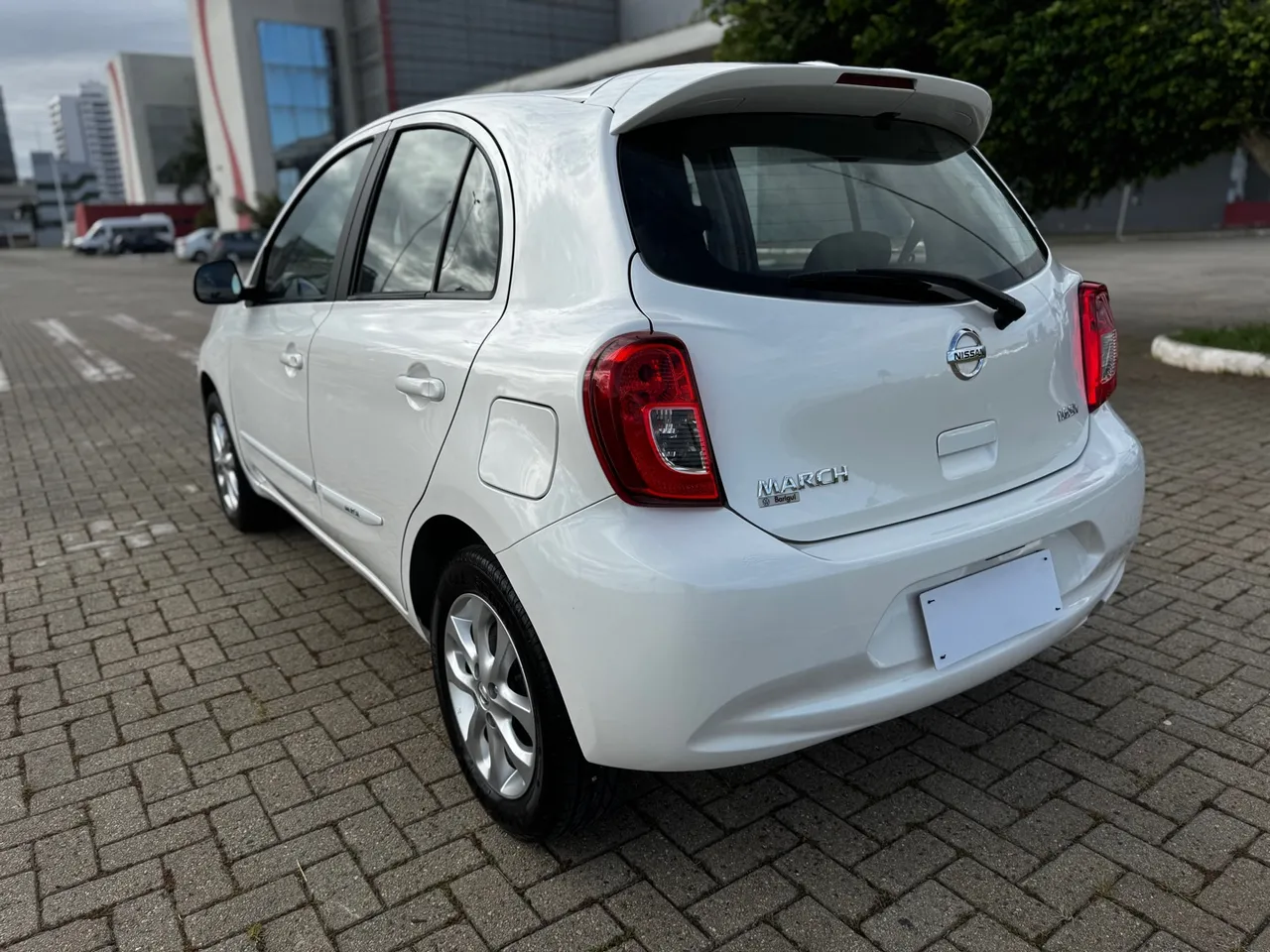 NISSAN MARCH 2018 Usados e Novos