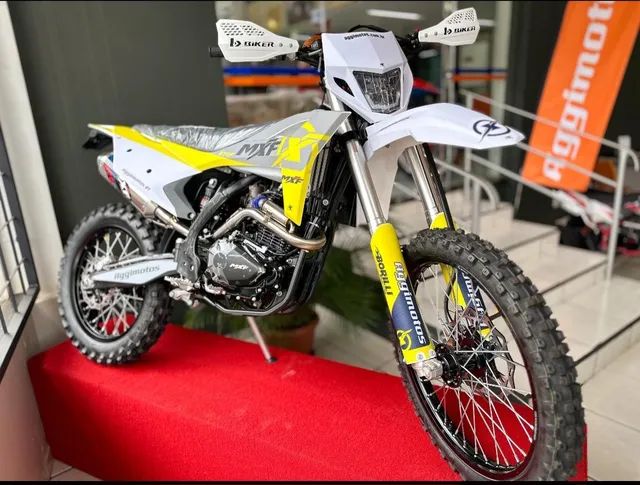 Motos MXF 300 no Brasil